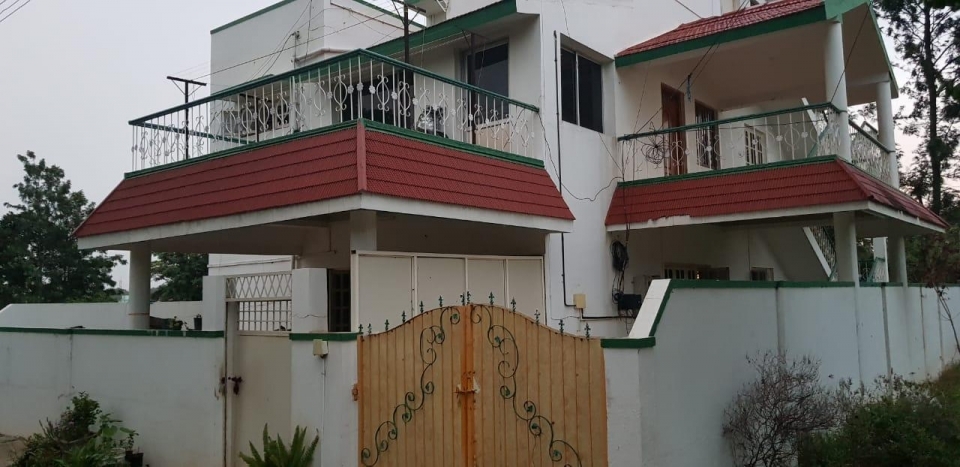 40X60 site for sale in lg lake dew , bileshivale, hennur main road ...